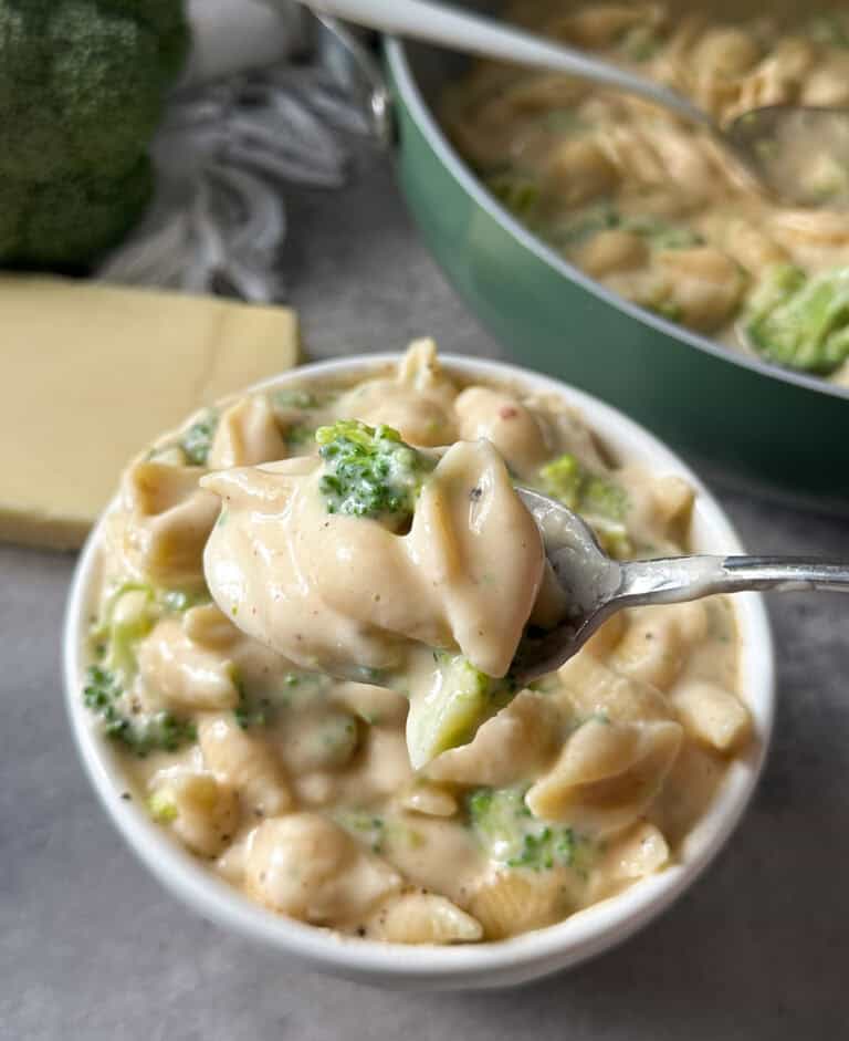 White Cheddar Broccoli Mac and Cheese - Sammy Montgoms