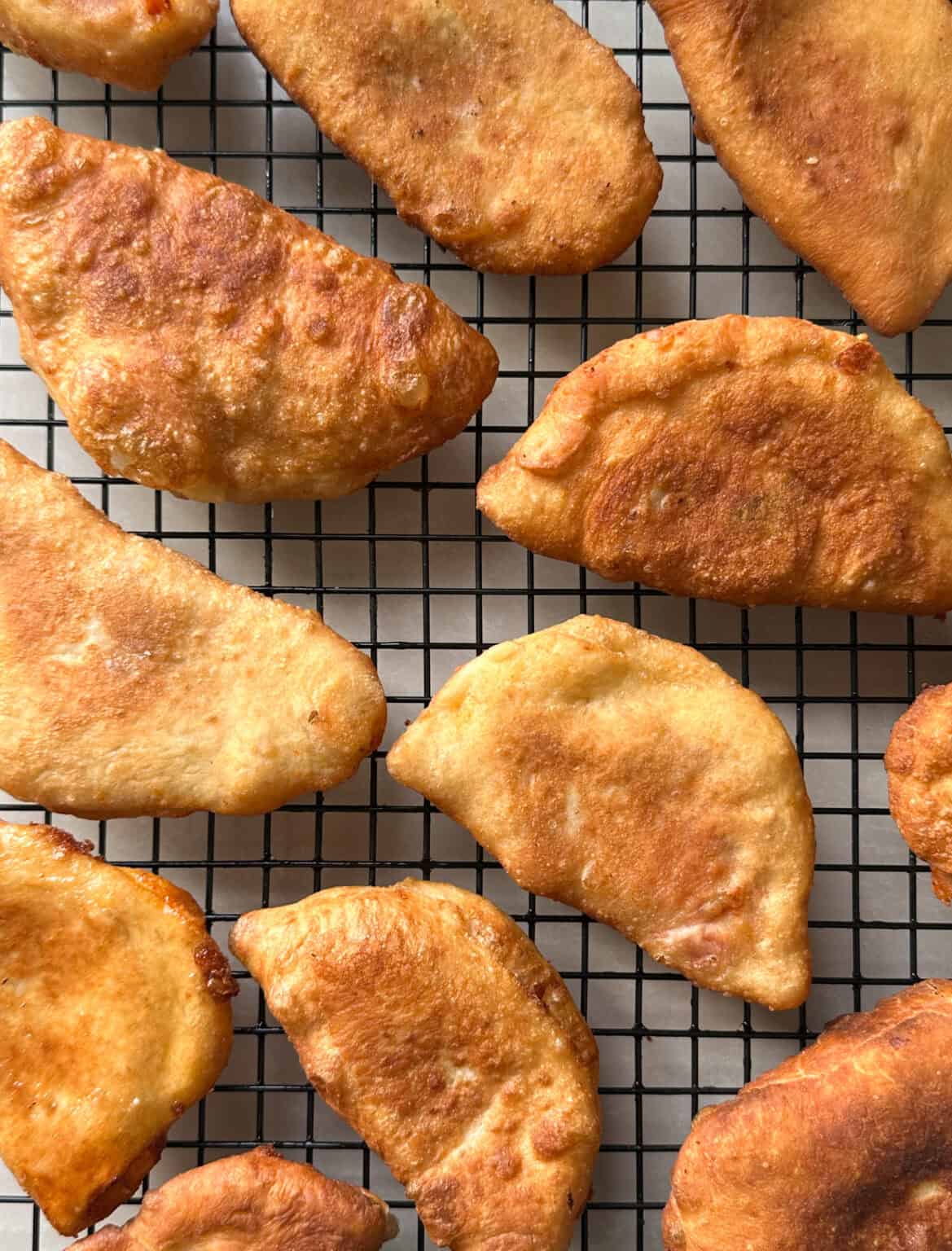 Mini Calzones (Panzerotti) - Sammy Montgoms